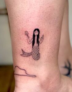 39 Captivating Mermaid Tattoos To Fall In Love With - Our Mindful Life